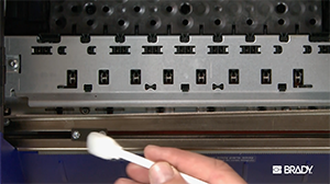 BradyJet J5000: How To Clean
