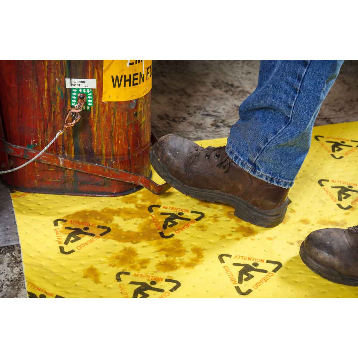 BrightSorb High Visibility Chemical Absorbent Mat - Brady Part: CHBB100 ...